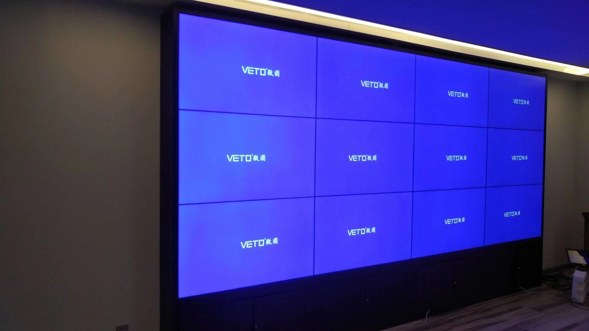 Seamless 55 Inch Video Wall , 4x4 Video Wall 60000 Hours Life Custom ...